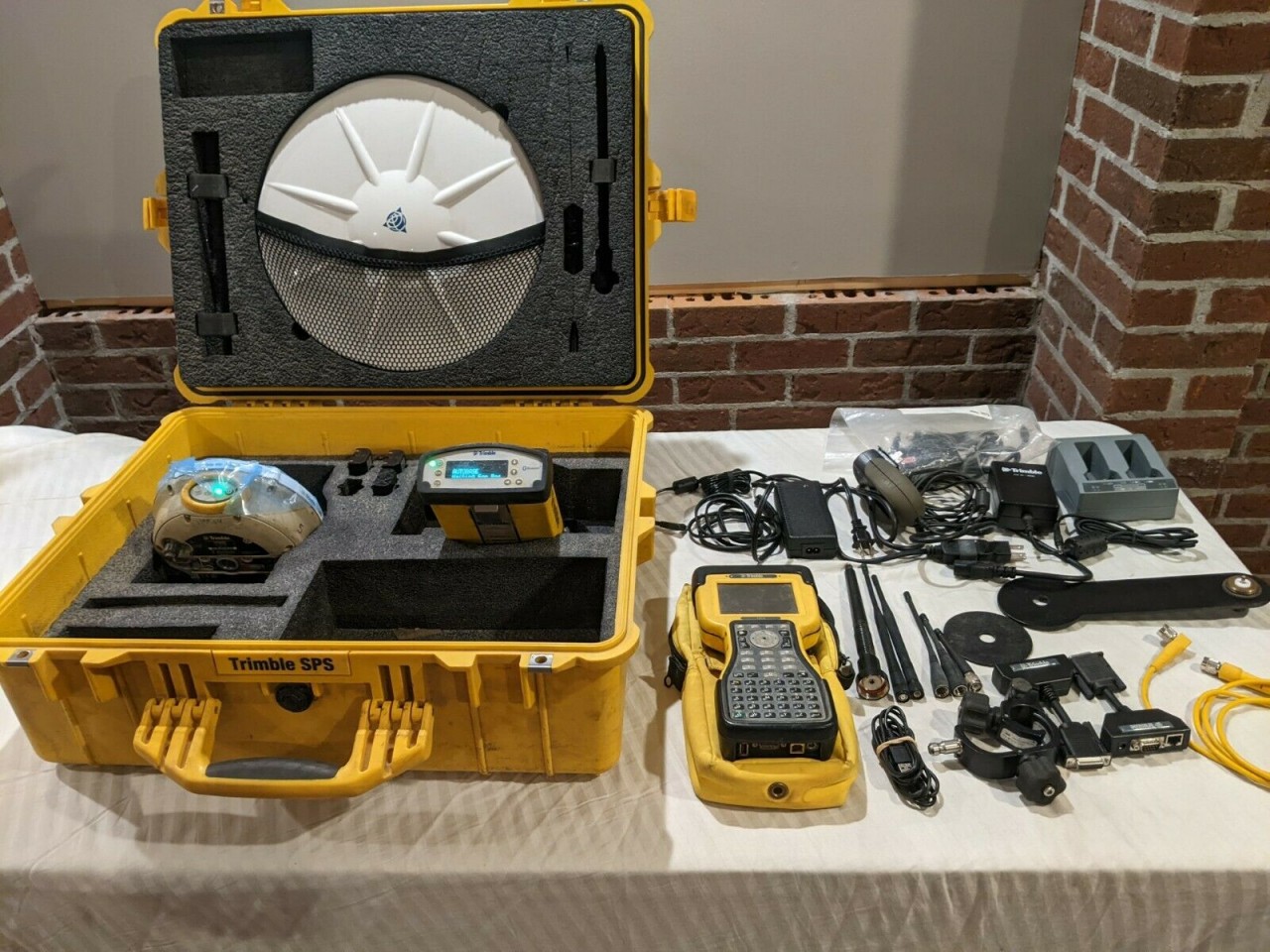 Trimble SPS880 RTK Complete System - MEASUREMENT EQUIPMENT STORE